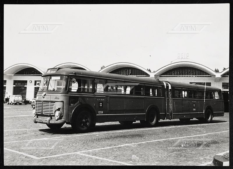 Autobus snodato interurbano a tre assi Fiat 682 RN2, carr...