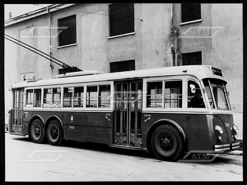 Filobus a tre assi Fiat 672 F/122, carrozzeria Cansa, n.