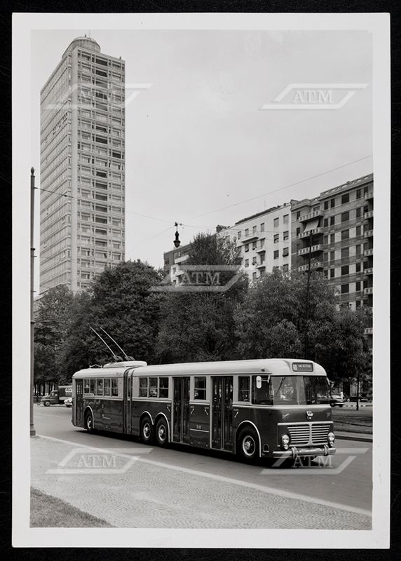 Filobus snodato a quattro assi FIAT 2472, carrozzeria Vib... Filobus snodato a quattro assi FIAT 2472, carrozzeria Vib...