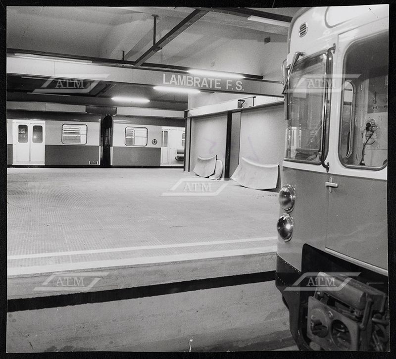 Treni della metropolitana linea 1 impiegati temporaneamen...