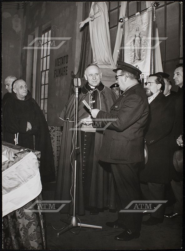 Monsignor Giovanni Colombo, arcivescovo di Milano, in vis...